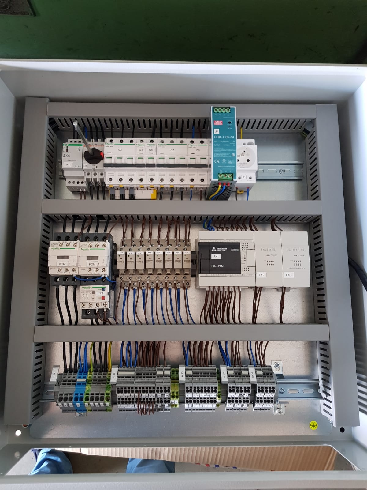 External Cabinet for road blocker manage the work for road barriers